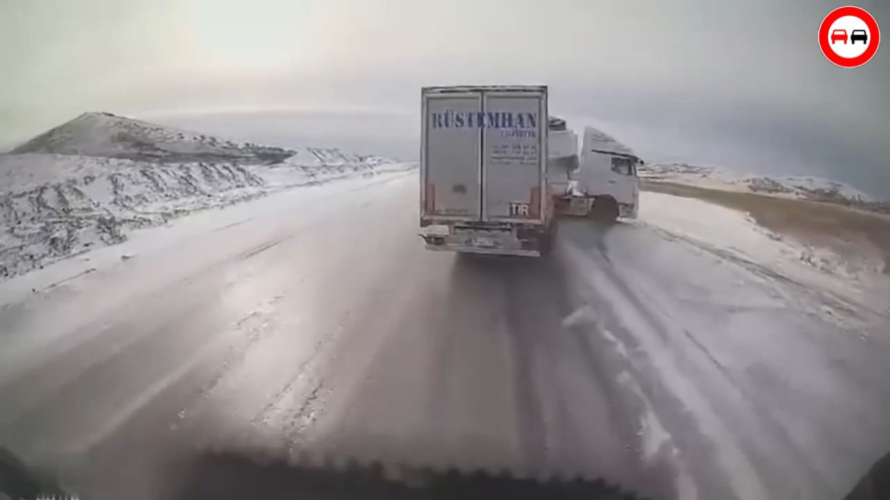 Аварии и ДТП зимы 2025 - 2026 года. Опасные кульбиты на ледяной трассе.