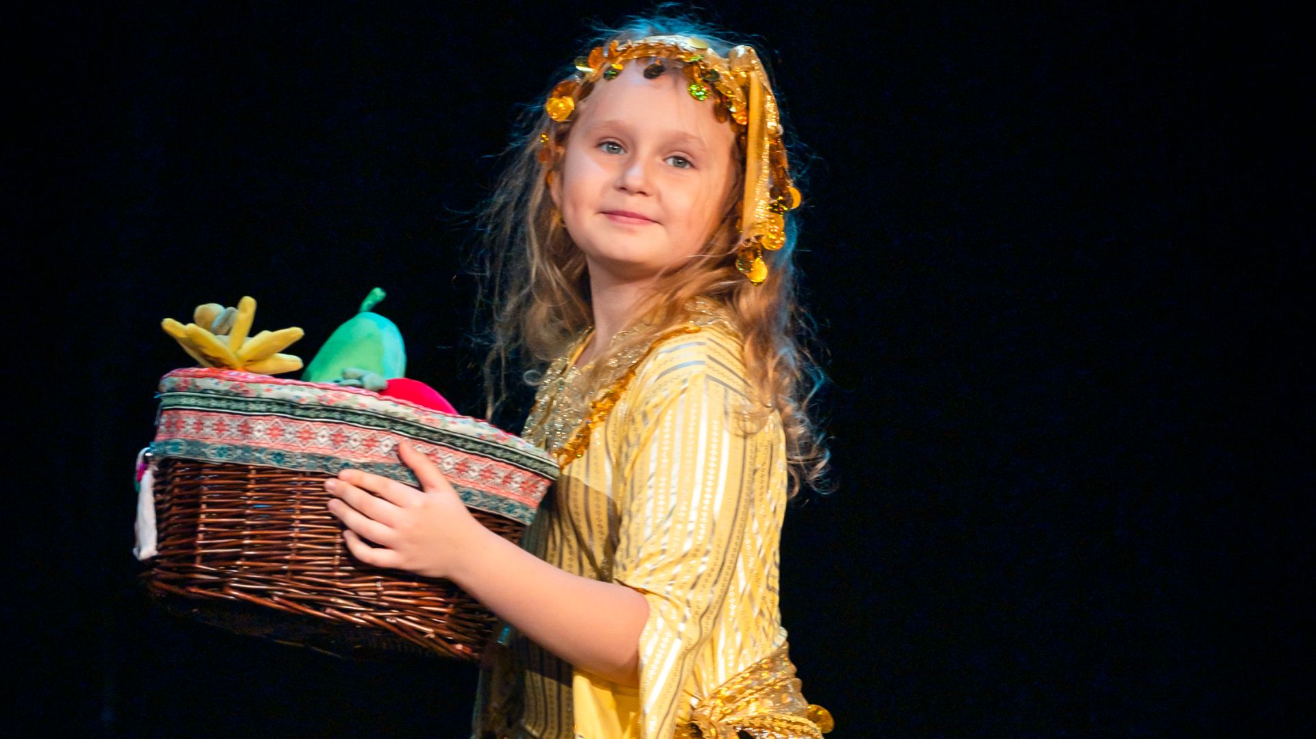 Машкова Эльвина: Египетский фольклорный танец "Что в моей корзине?"