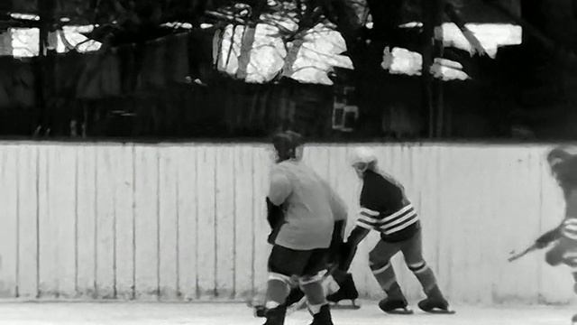 1975 год. Тюмень. Хоккеисты спортивного общества "Прибой".