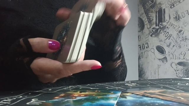 А любит ли вас тот человек, о котором вы думаете? Расклад Таро