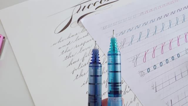 Каллиграфия простыми ручками и карандашами: чем заменить каллиграфические инструменты?