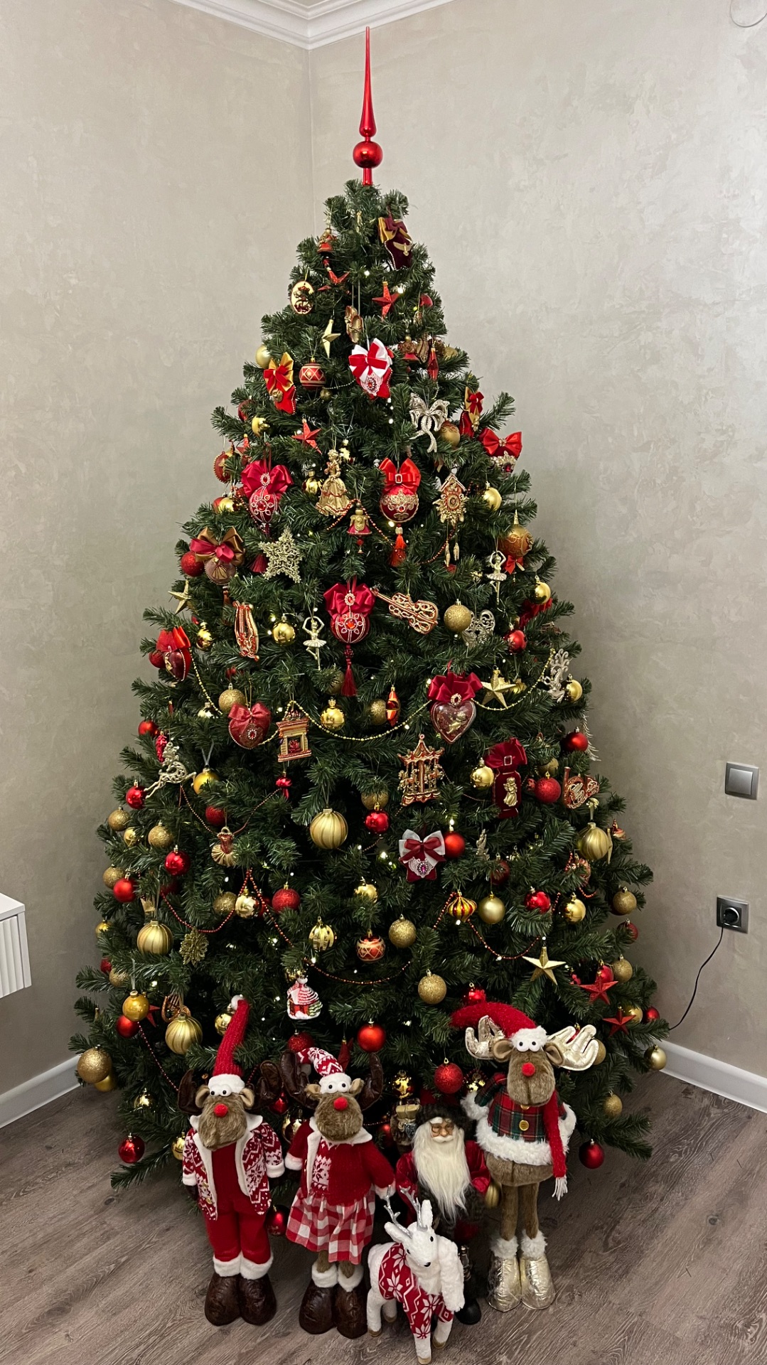 Украшаем елку к новому году 2026