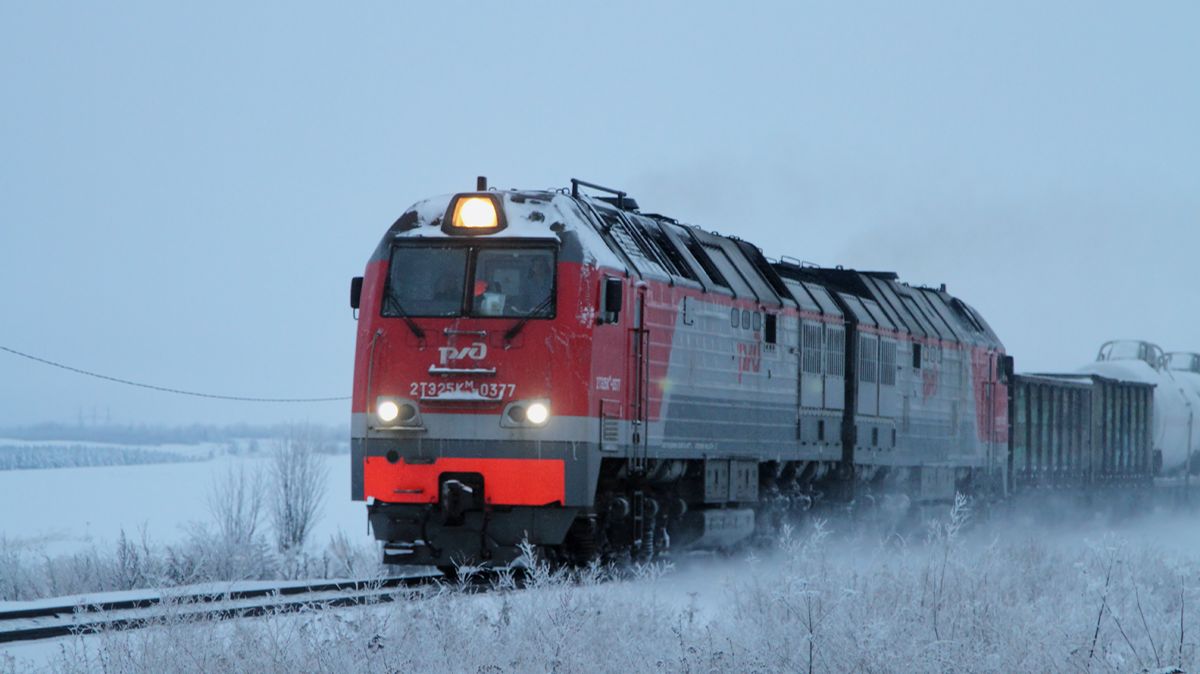 Поезда на линии Агрыз - Набережные Челны - Бугульма. Январь 2021 года