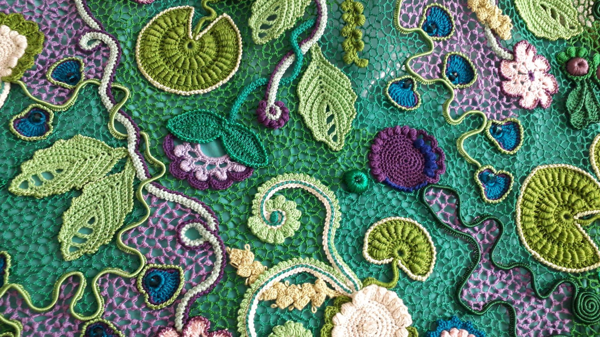 Ирландское кружево - фрагмент платья