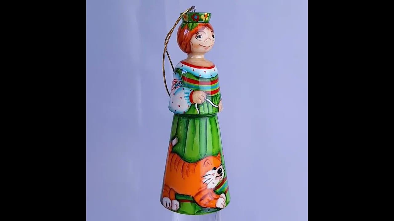 Деревянная фигурка кукла Девушка с кошкой 10 см