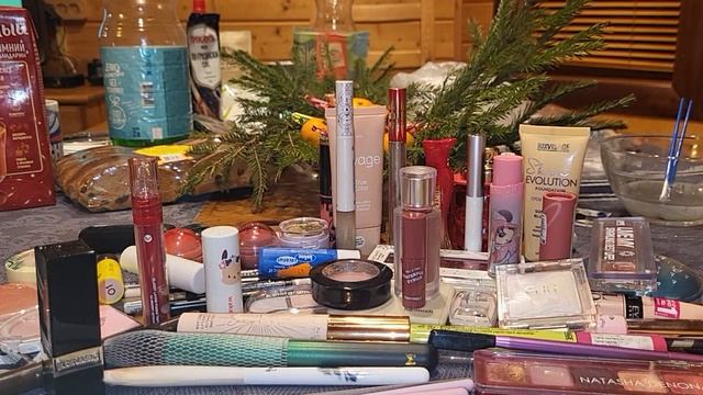 2 часть - косметичка с 2 по 11 января или что взяла на отдых...