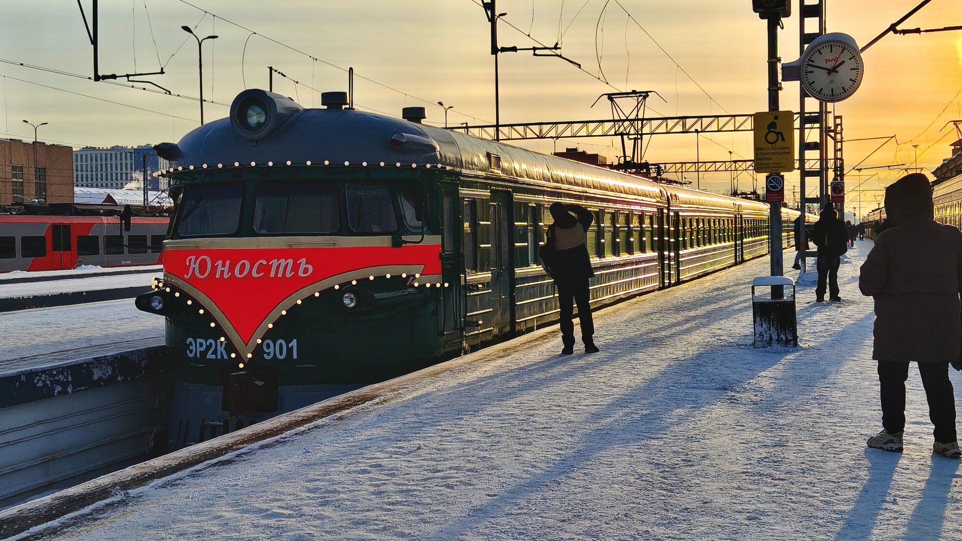 Рождественские морозы. Поездка на Ретропоезде ЭР2К 901 "Юность" Гатчина Балтийская - Санкт-Петербург