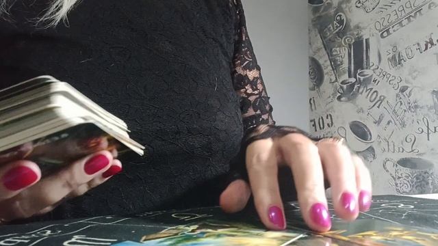 На что обратить внимание? Расклад Таро