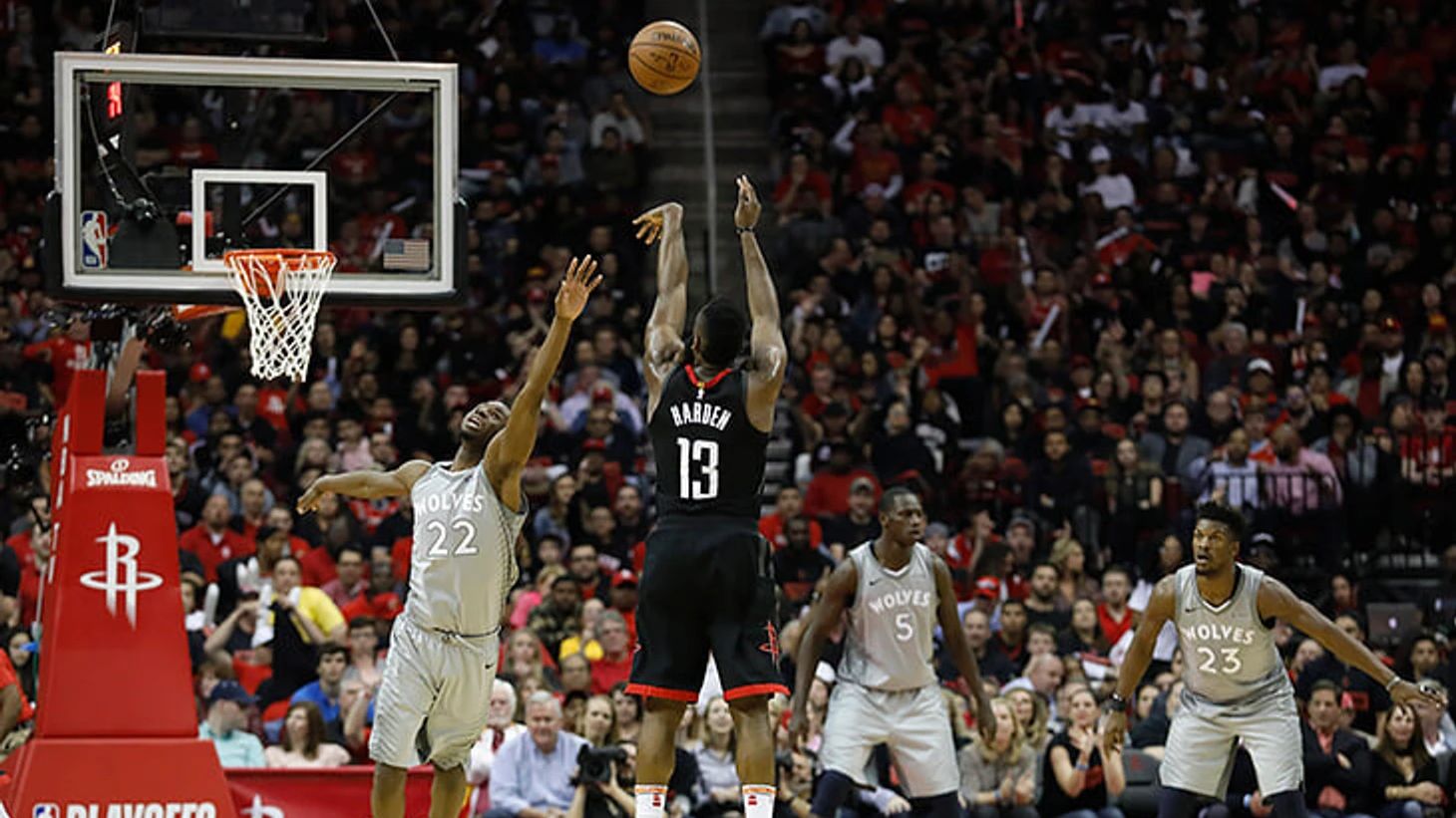 10 Невероятных Бросков Издалека в Баскетболе