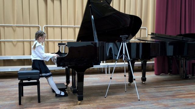 5.1. И.С. Бах - «Маленькая прелюдия до минор». Исполняет Герасимова Маргарита