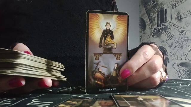 Ждать или отпустить? Расклад Таро