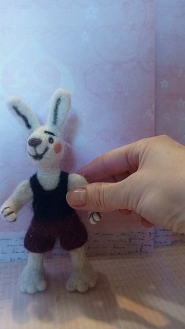 Заяц патриот!!! Заяц ручной работы выполненный в технике сухого валяния!!!