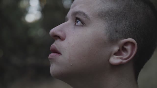 МИЛОСЕРДИЯ! Песня о сострадании и прощении. Клип до слёз!