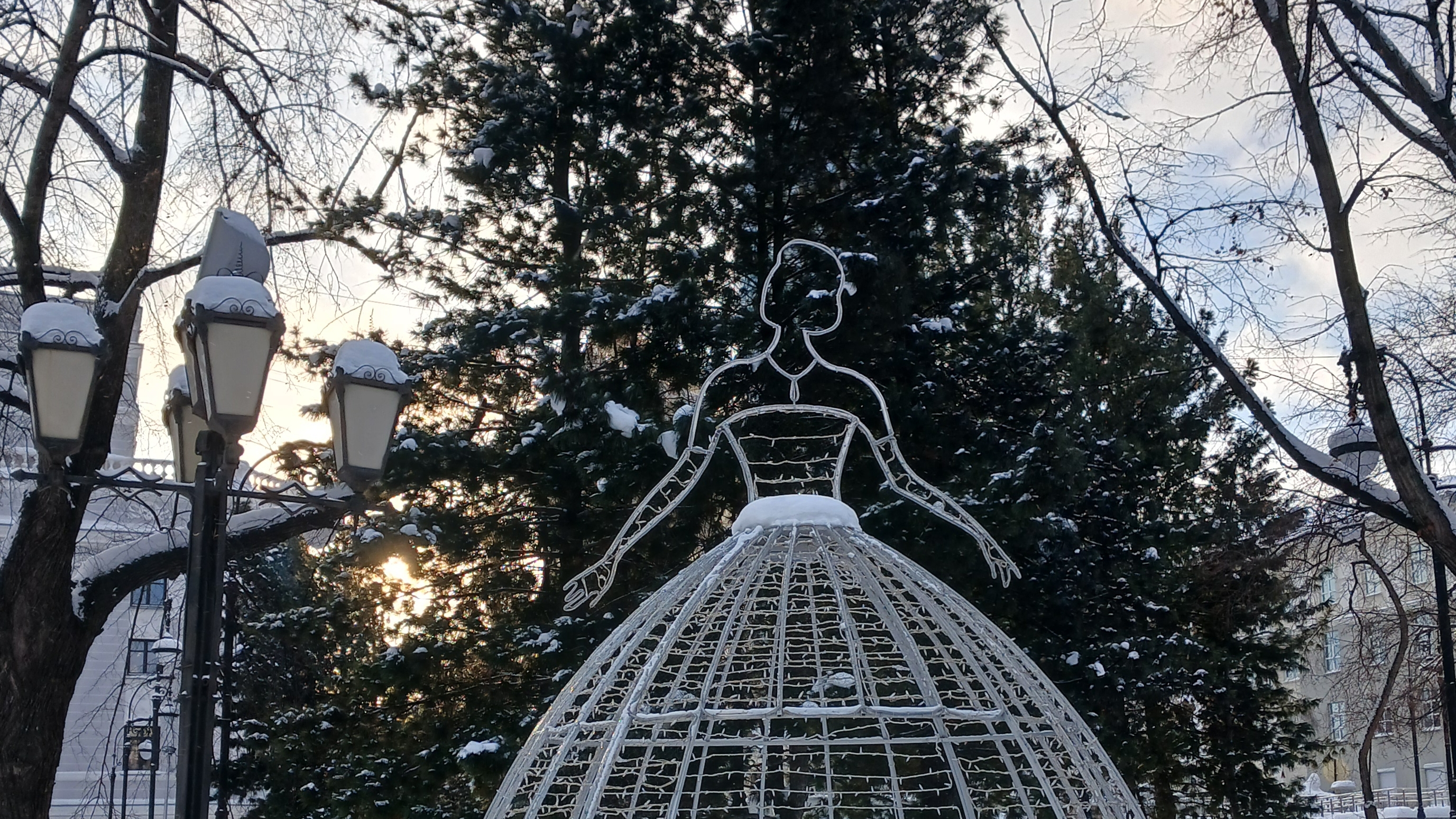 В поисках Белой дамы у УралОперы