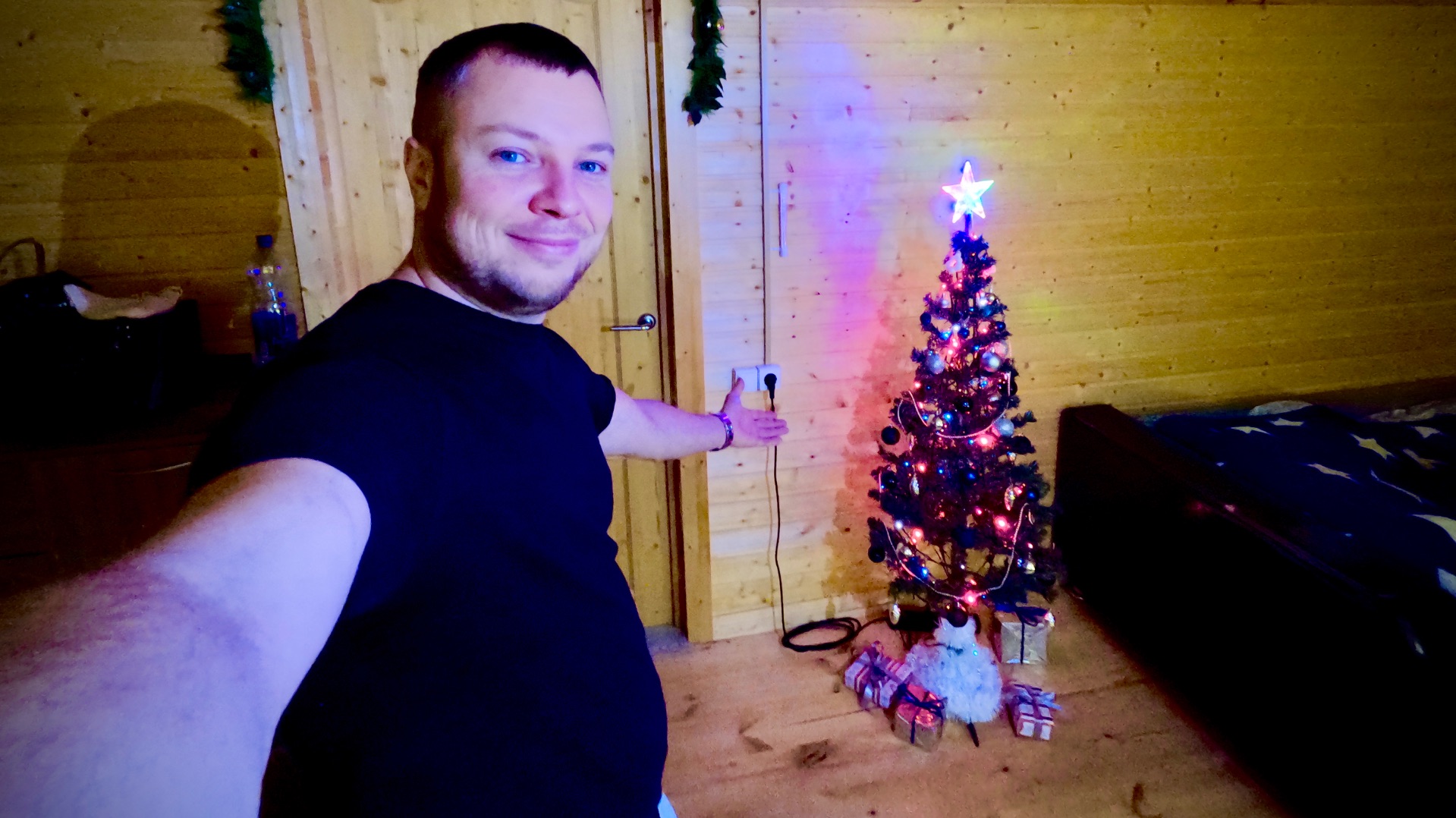 Готовим наш загородный дом к Новому году!