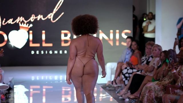 Tiarah Tucker(прогулка с кошкой) - неделя плавания в Атланте. 4K UHD