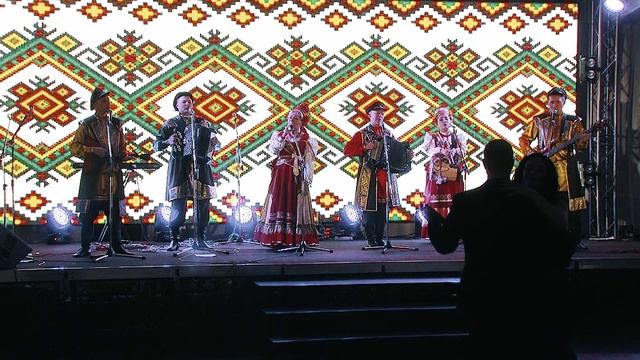 Самоцветы Выйду в поле с конем