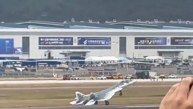 Российский истребитель Су-57Э на авиасалоне в Китае - 2024