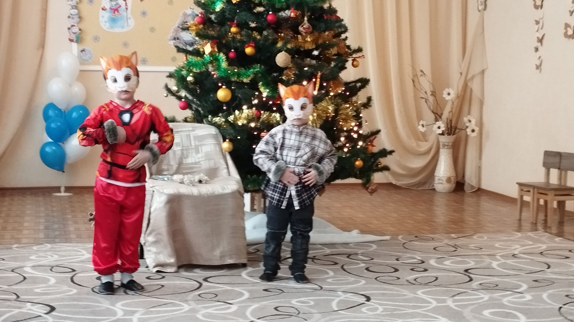 ТАНЕЦ  Лунных котов на Новогоднем утреннике