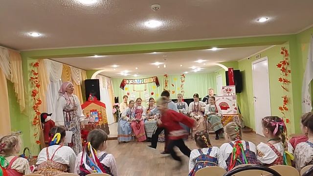 игра "Петушки"-1001 песенка