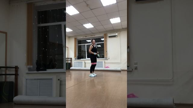 Фитнес резинка! Ноги!