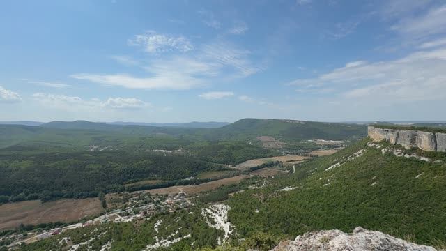 Кыз-Кермен. Вид на долину и горы - 2