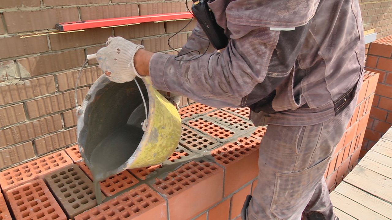 Проливка жидким раствором стен из кирпича 2.1 НФ | Двойной кирпич | Процесс работы