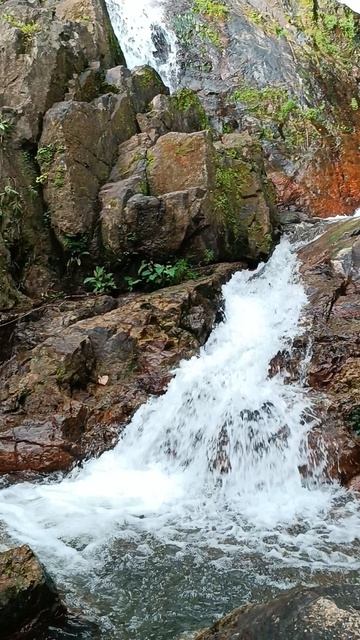 Верхний водопад Na Mueang-2, Самуй, Таиланд (Na Mueang-2 Waterfall,Samui, Thailand)
