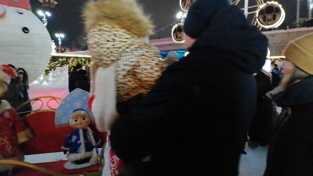 Екатеринбург. Ярмарка. Дед Мороз. Гуляния на Плотинке. 01 января.