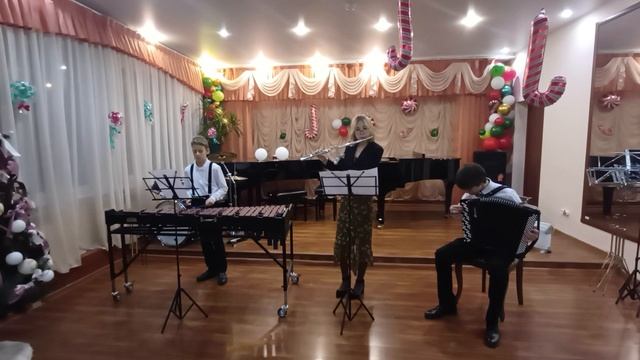 Е. Дербенко «Поросята и серый волк»