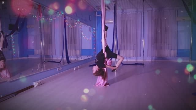 Выступление Виктории! Воздушная акробатика в Измайлово (Первомайская, ВАО, Москва).