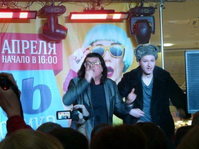 Шоу со скандалом в ТРК "Лиговъ": Игорь Корнелюк, "клон" певца ШурА и Два полицейских.