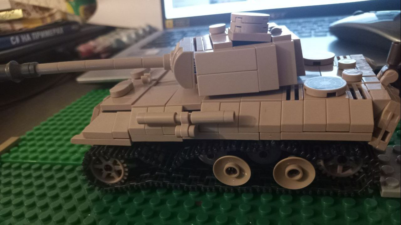 Танк "Panter". Lego обзор.
