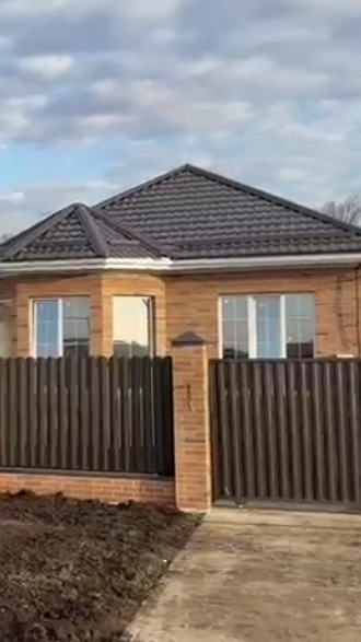 Дом 93 кв.м. 6 сот.земельного участка ижс, пригород Краснодара, Ст. Динская.