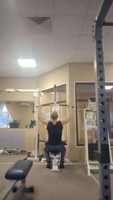 #Тяга сверху широким хватом. Упражнение №2