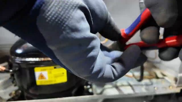 Замена компрессора на холодильнике Daewoo - от А до Я за 2 минуты