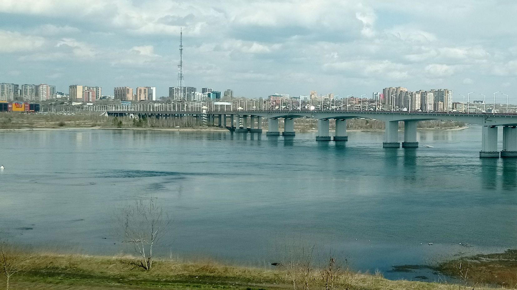 На поезде вдоль Ангары в Иркутске (2023)