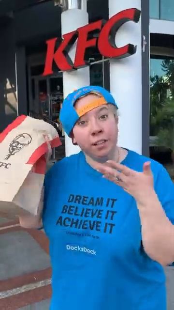 что лучше? вкусно и точка или ростикс? знак пишите в комментариях!