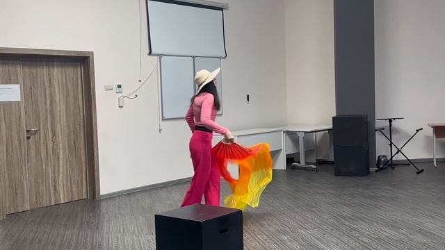 медузу прибило на берег