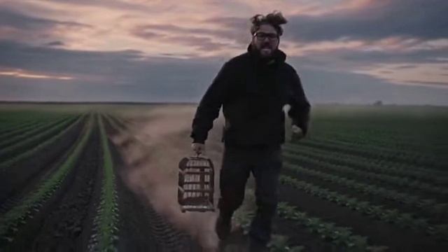 Григорич бы не одобрил! Пробежал по картофельному полю!