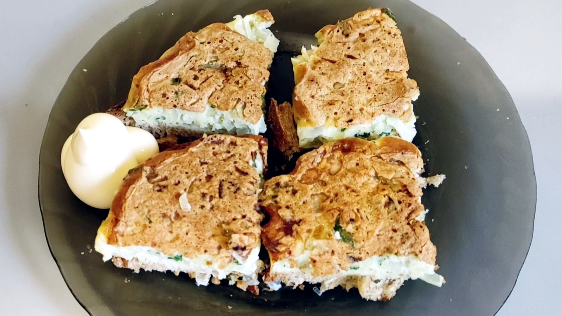 Луковые Бутерброды на скорую руку завтрак - рецепт