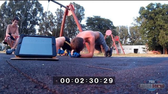 2 kids 5 mins plank challenge