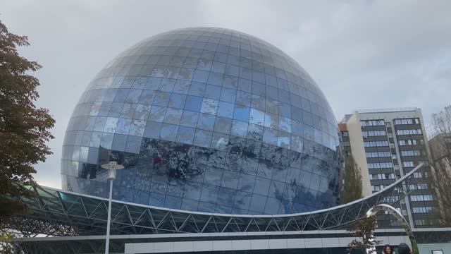 Гуляем по территории музея-заповедника Мирового океана