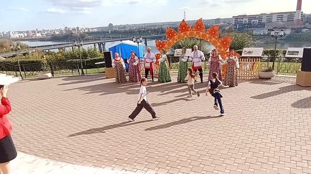 Праздник. Красная рябина. Кузбасс. Кемерово. Песни. Концерт. Праздник урожая. Осень. 3 часть. Дружим