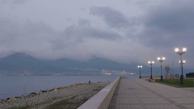 "Как давно не смотрел я на небо" - грустные стихи о жизни.