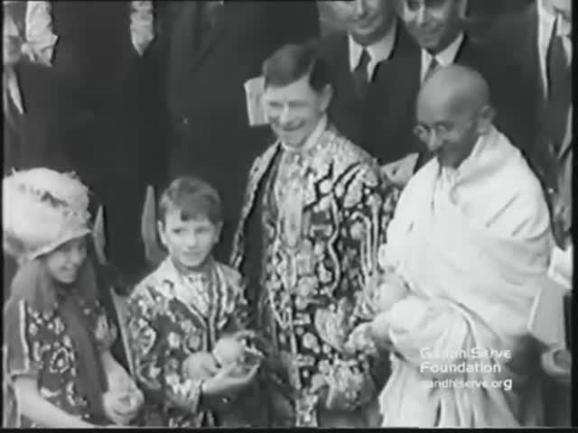 Махатма Ганди на пароходе "Раджпутана" из Бомбея 29.08.1931 в Фолкстон, Великобритания, 12.09.1931