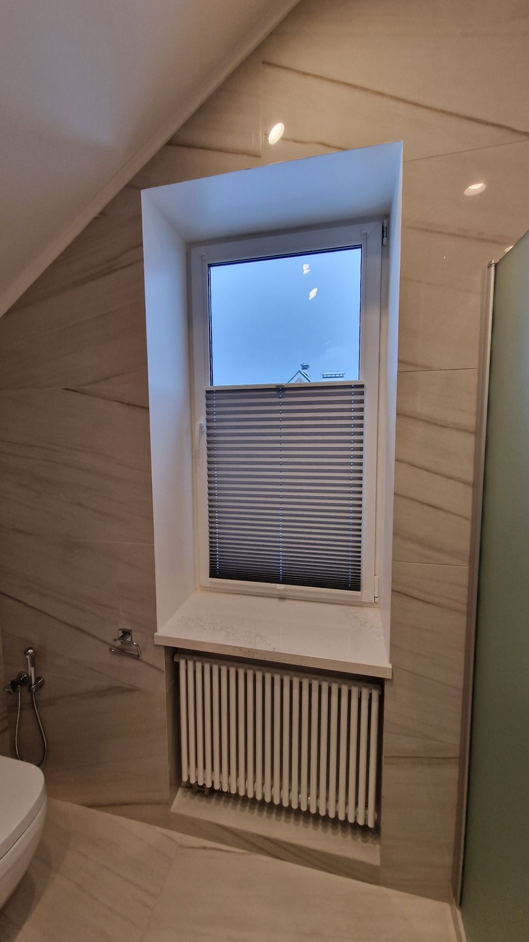 Ткань Шайн металлик. Шторы плиссе вверх-вниз. Натяжная система.