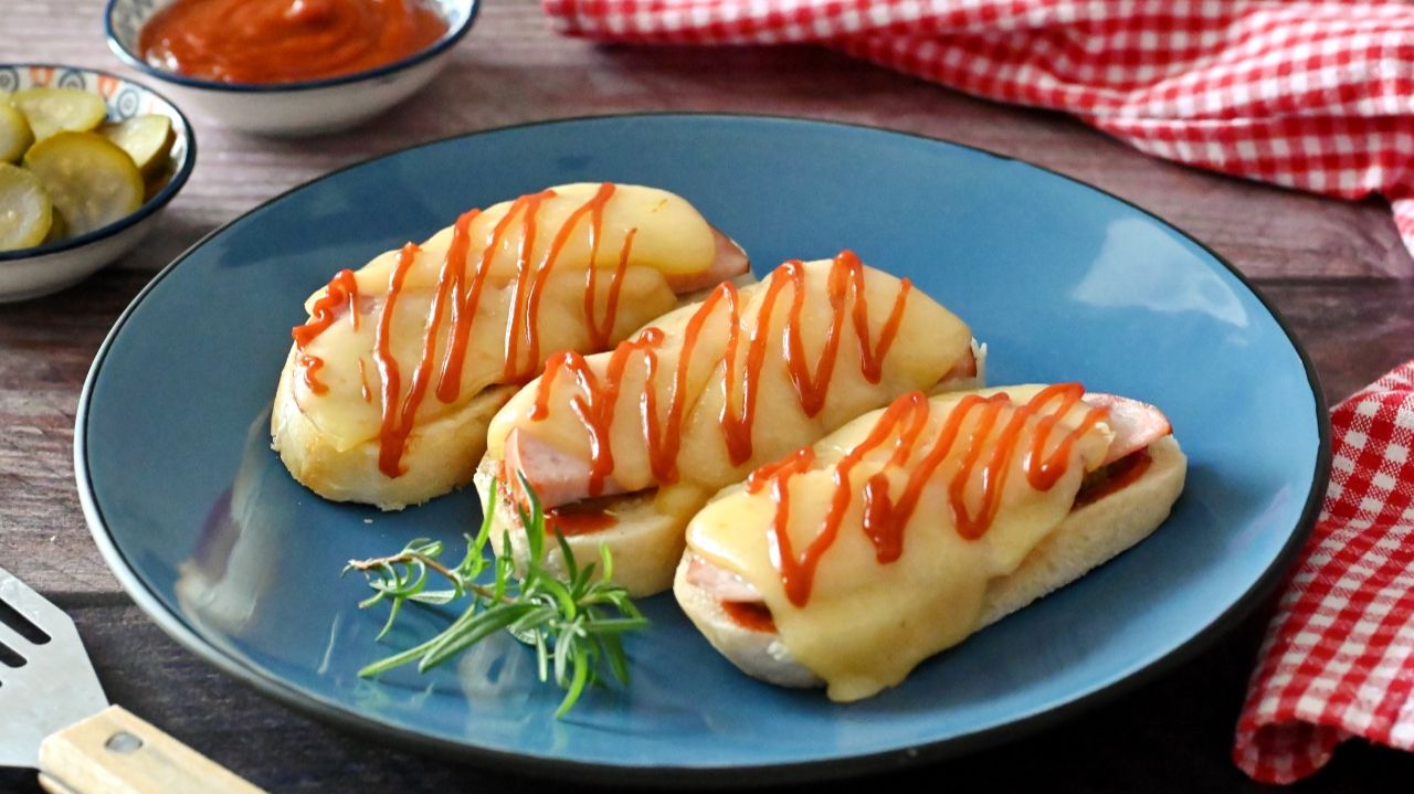 🍕 Горячие бутерброды за 5 минут: кетчуп, огурец, сыр и ветчина - хрустящие, сытные, ароматные