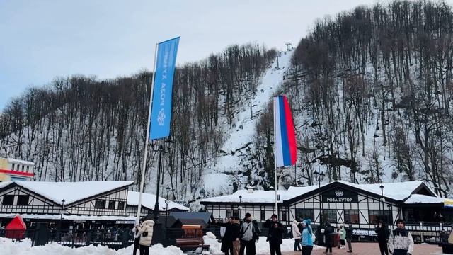 Новогодняя площадь перед Ратушей на Розе Хутор