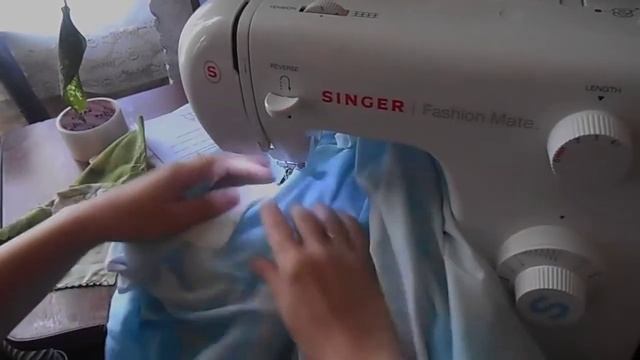 Singer работа за швейной машинкой